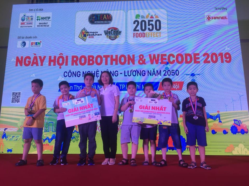 Tin vui với Trường Tiểu học Trung Văn trong ngày hội Robothon & wecode 2019 2019 - Tiểu học ...